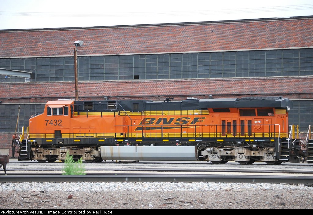 BNSF 7432